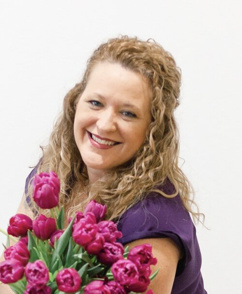 Beth O’Reilly AIFD Designer of the Month - December 2021 – Meraki ...